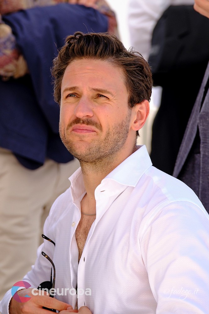 Photogallery 05/09/2022: Venice 2022 - Skin Deep - Cineuropa