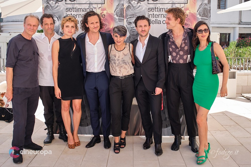 Photogallery 05/09/2022: Venice 2022 - Skin Deep - Cineuropa