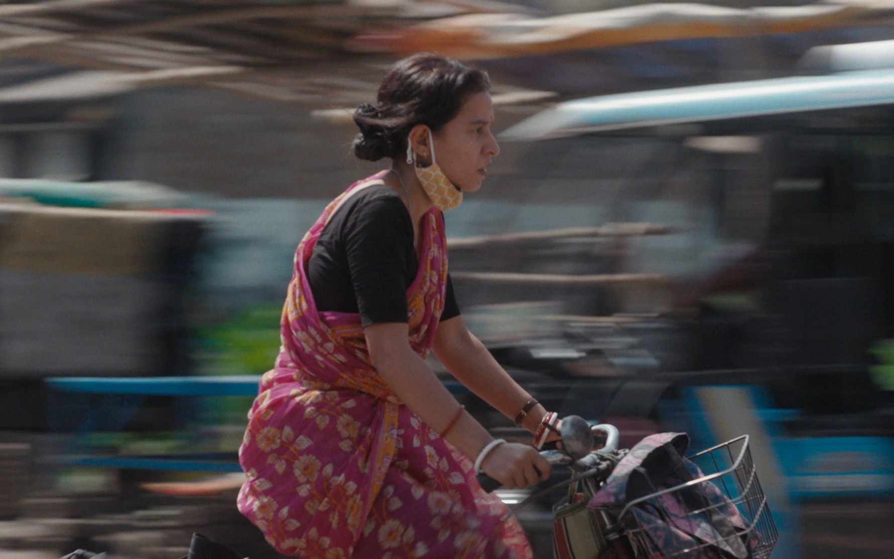 Shadowbox (Baksho Bondi) - Cineuropa