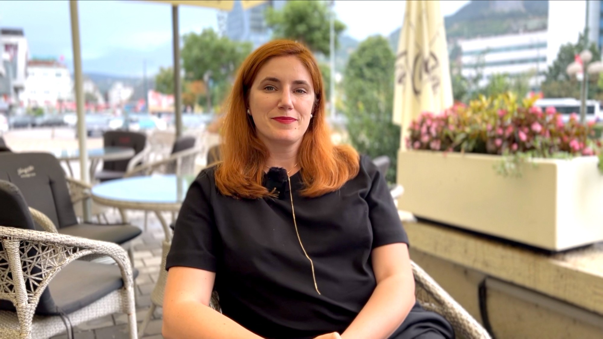 Isabela Tent • Director of Alice On & Off - "It isn't easy to watch ...