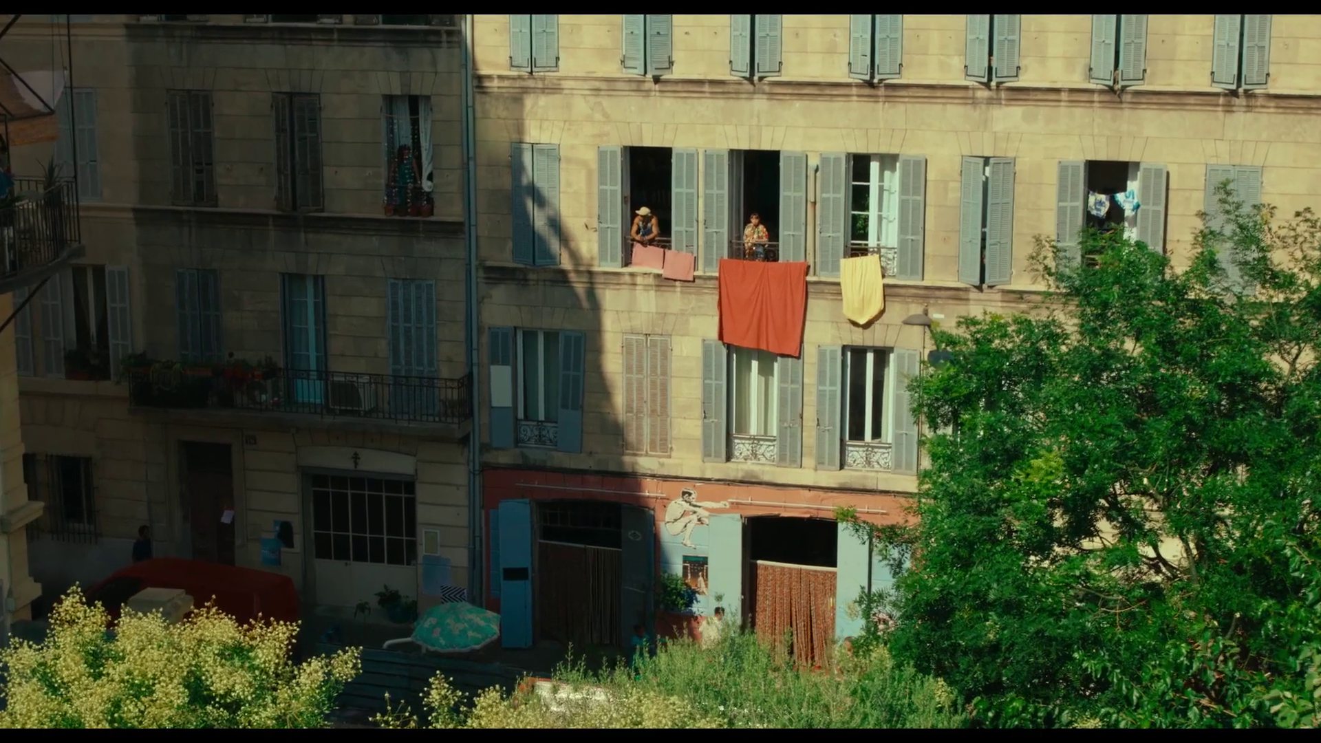 The Balconettes - Trailer [fr st en] - Cineuropa