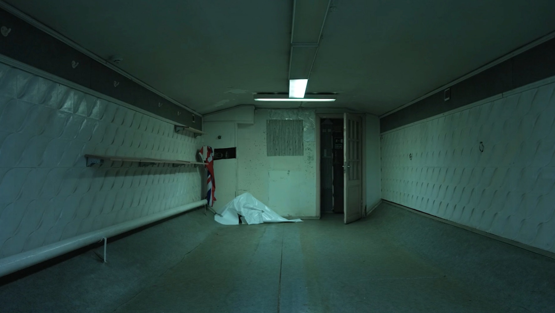 Going Underground e The Last Dog on Earth trionfano a When East Meets ...